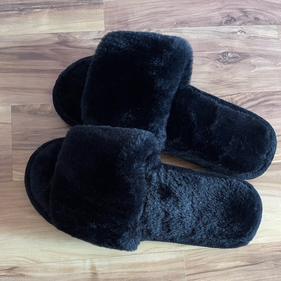 Shoes | Brand New House Slippers Black Furr | Poshmark